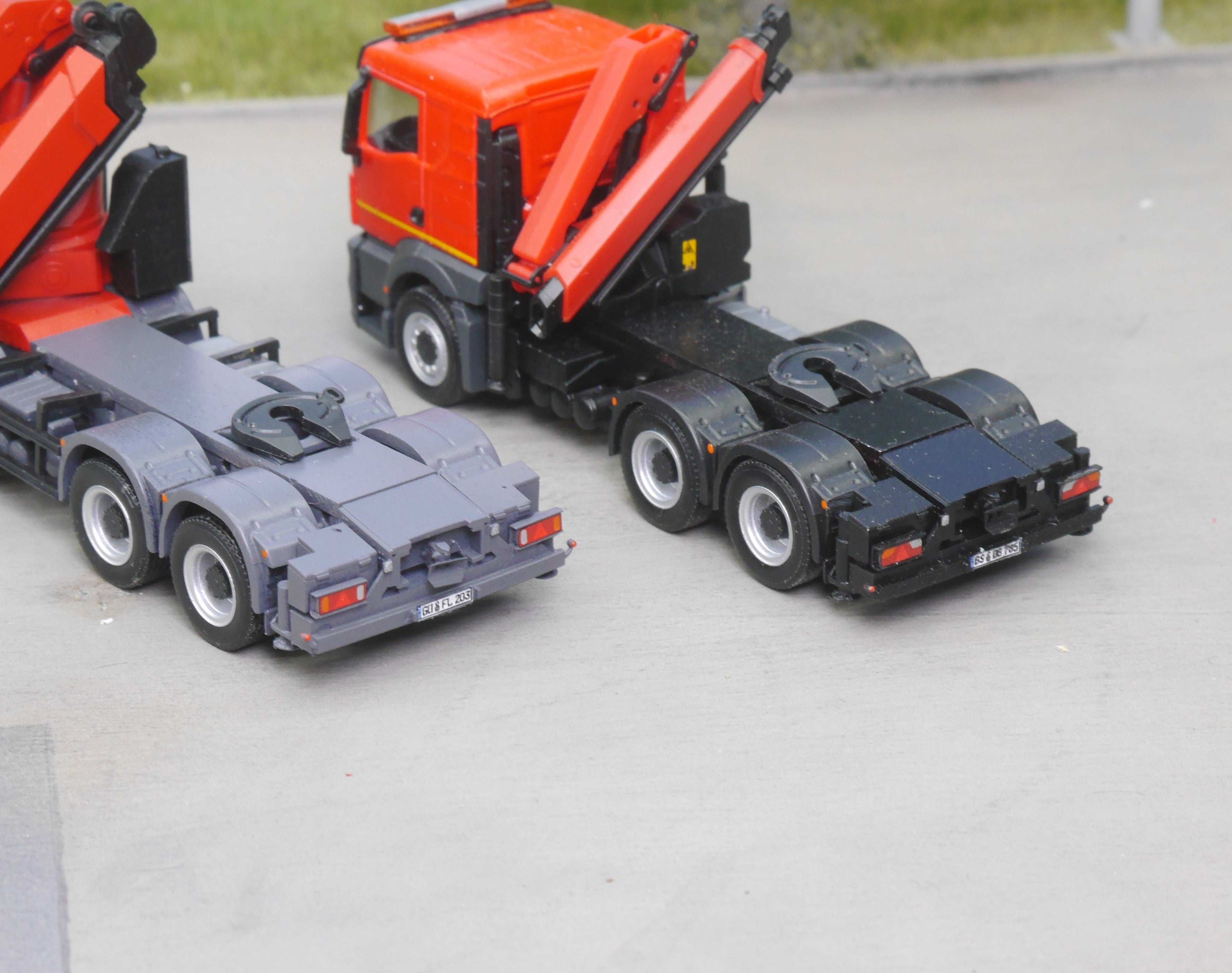 EM105 2x Heckabstützung und Sattelplatten Rahmen für Ladekran LKWs